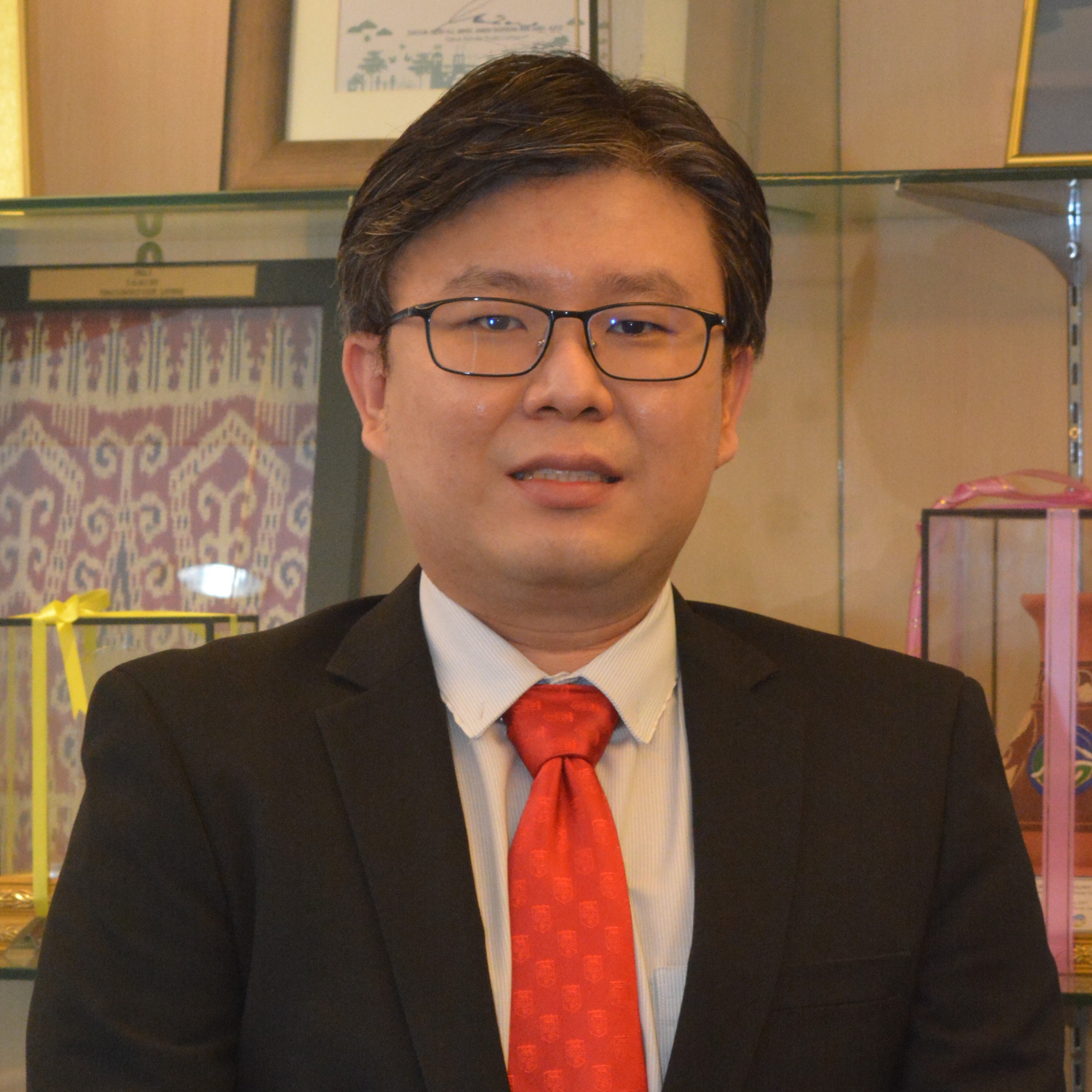 Mingwei Zhang's Instagram, Twitter & Facebook on IDCrawl