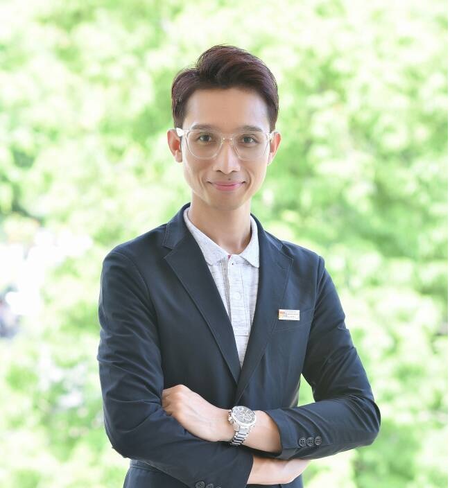 CURRICULUM VITAE DR. MOHD IKBAL BIN MOHD HUDA